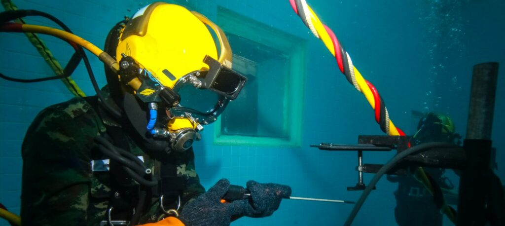Commercial Diver Safety | Train and DevelopBIS Safety Software